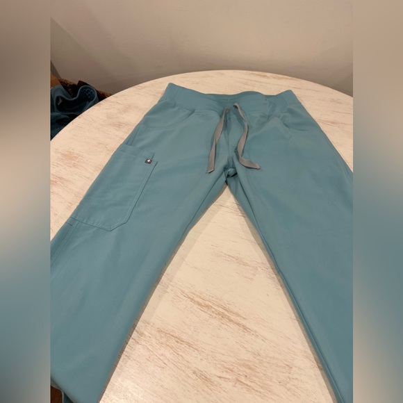 Figs | Pants & Jumpsuits | Womens Wear Figs Kade Cargo Scrub Pants Size ...